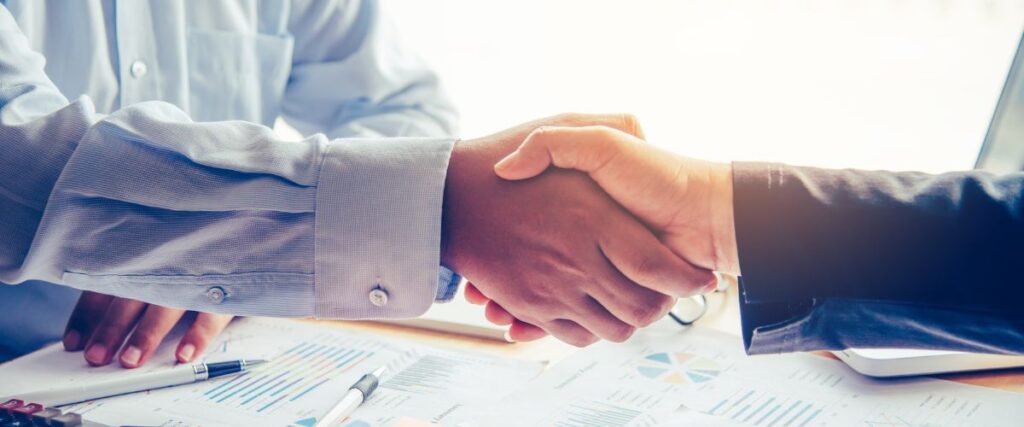 The Pros and Cons of Joint Finances in a Relationship – Empowering Your ...